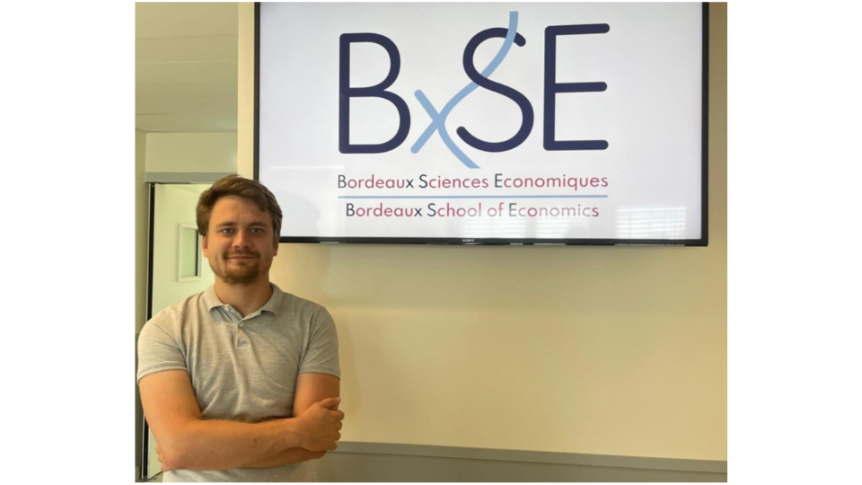 Théo, doctor in economic sciences and winner of the thesis prize
